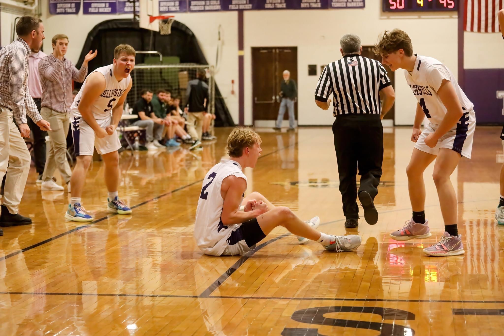 Thrilla in Westminsta! Terriers defeat Cosmos – Bellows Falls Basketball